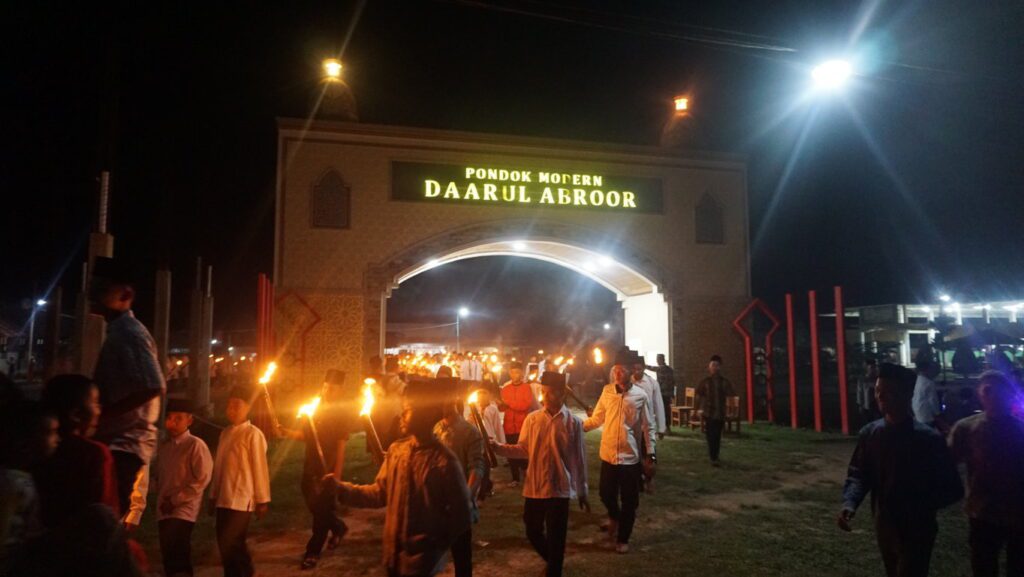 Pawai Obor Arsip | Pondok Modern Daarul Abroor