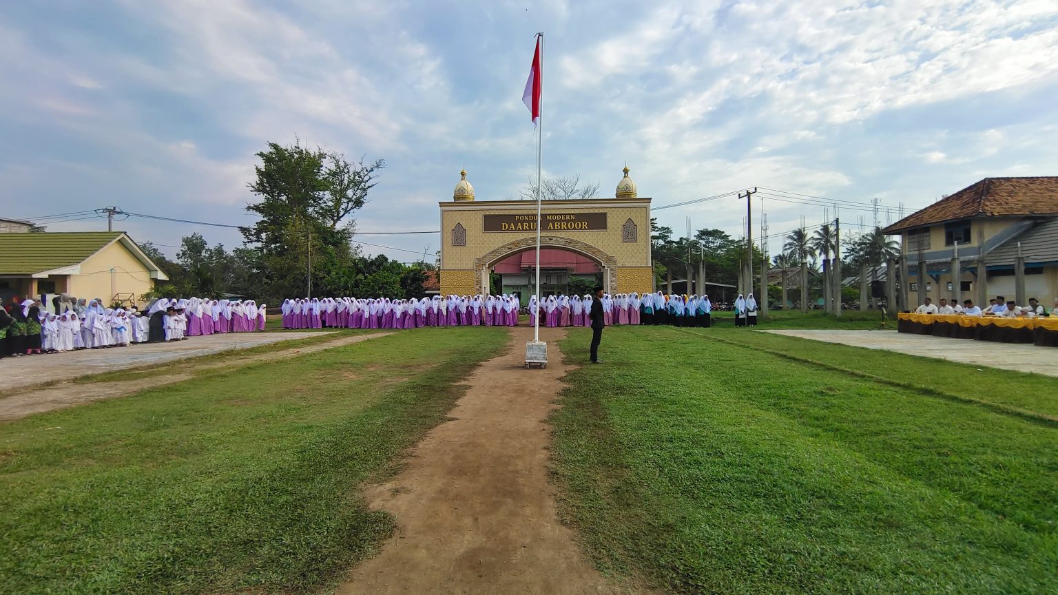 Pelaksanaan Upacara Hari Santri Nasional 2024 Di Pondok Modern Daarul ...